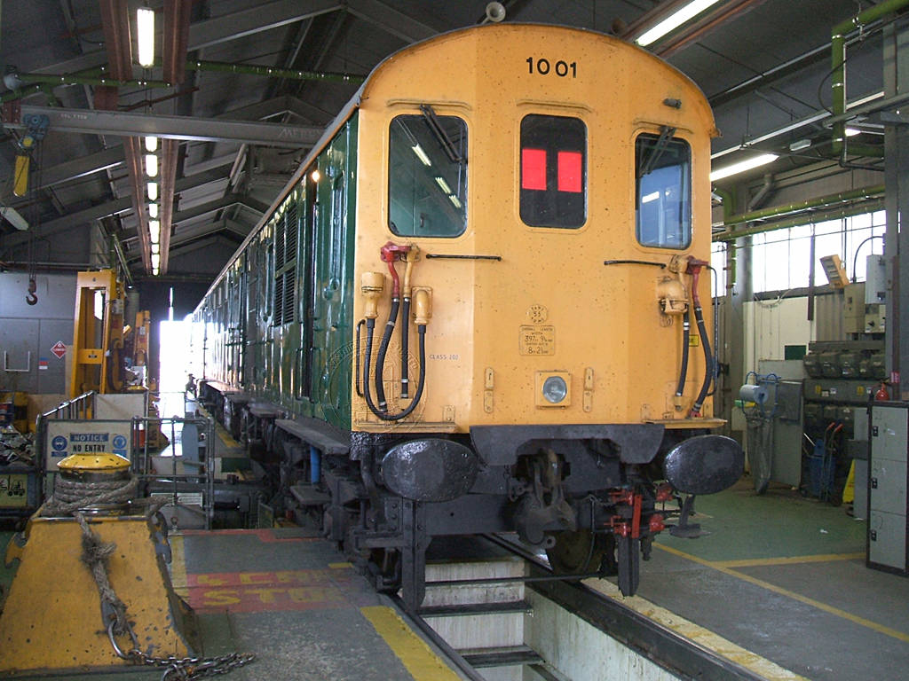 Hastings Diesels Limited – news article – Motor coaches visit Hornsey depot