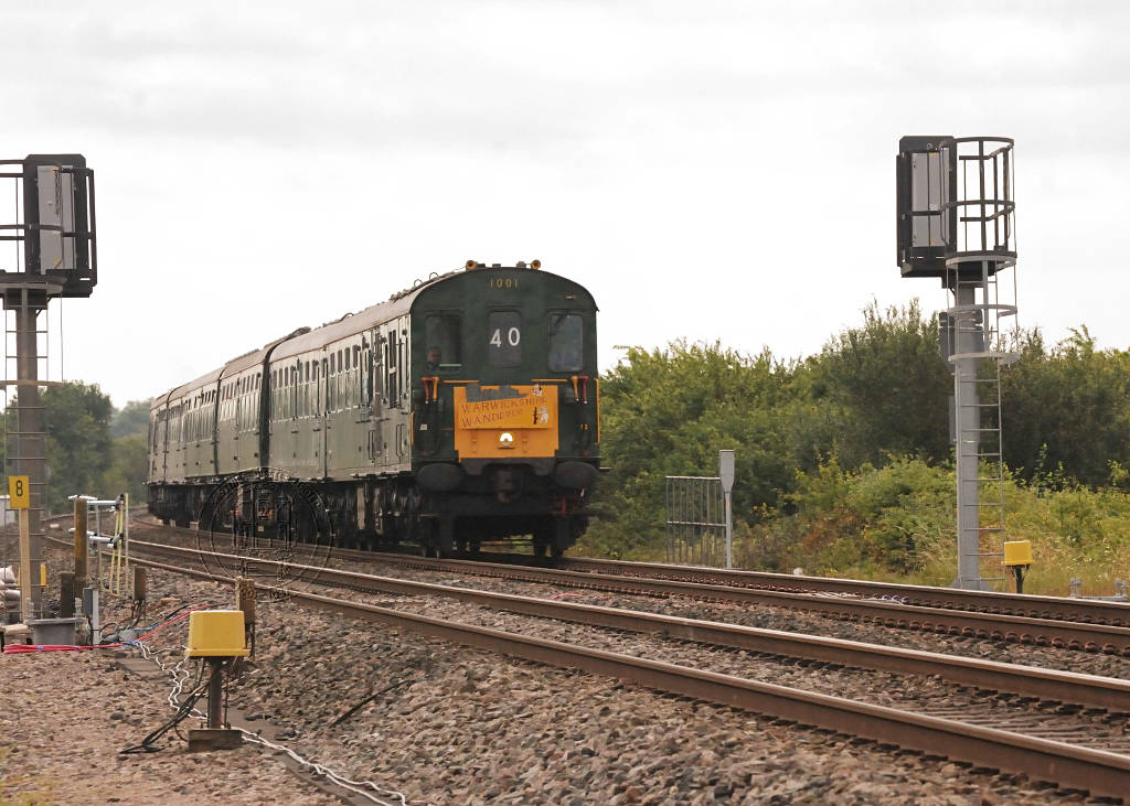 1001 passing Launton.This is a link to a larger version.